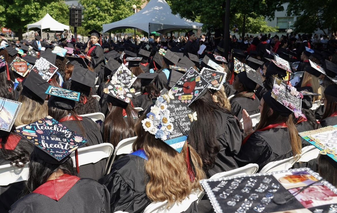 Queens College’s 99th Commencement: Class of 2023, Jon Favreau, and Reflections – The Knight News